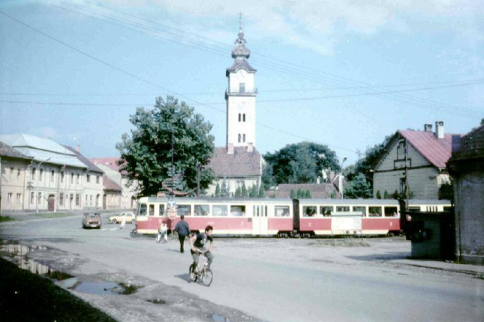 Mestom kedysi jazdili električky: Popradčania spomínajú na niekdajšie ...